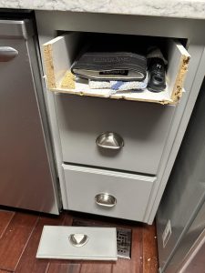 How to Fix a Stuck Kitchen Drawer: Quick and Easy Solutions ...