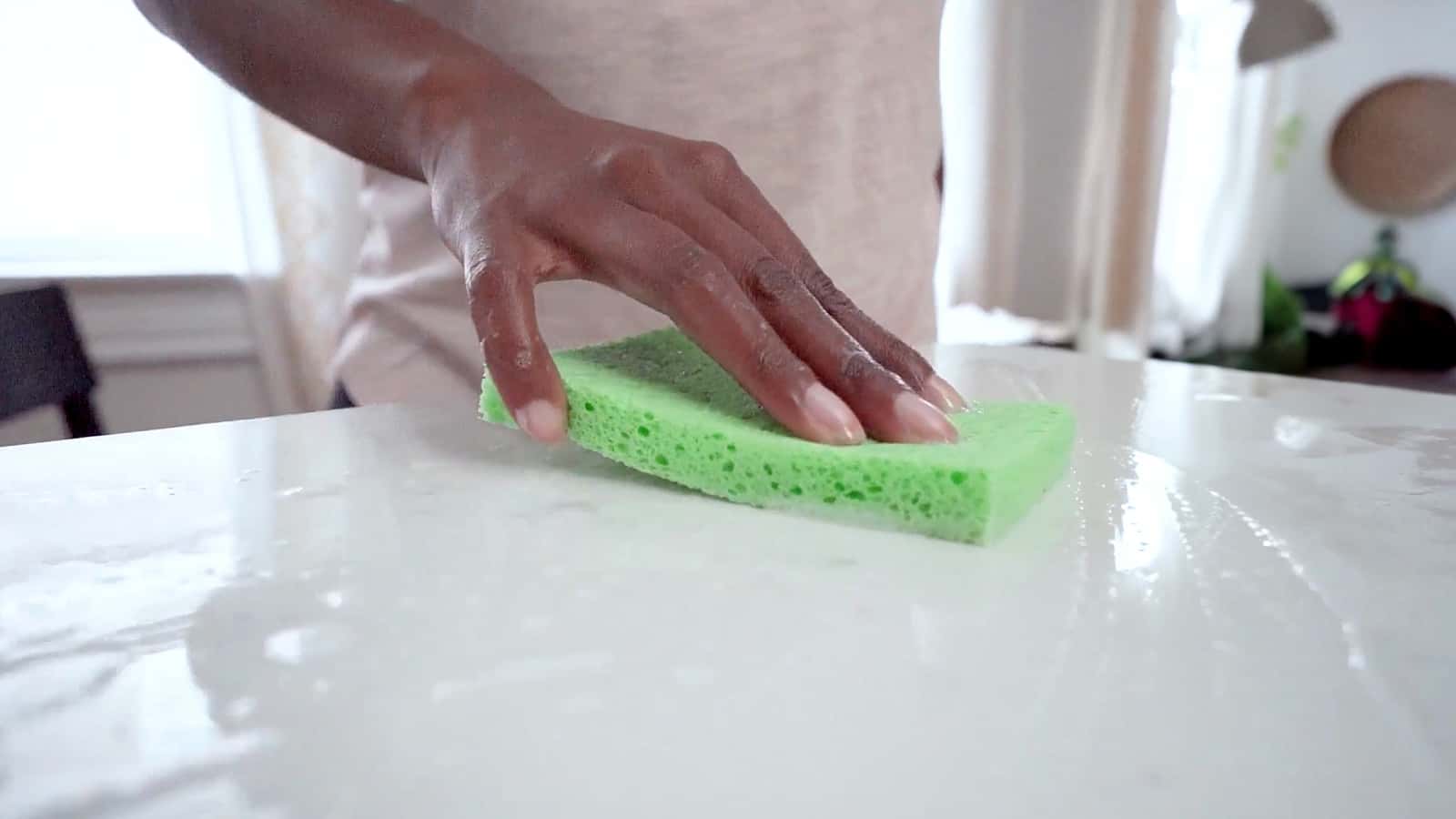 How to Wipe Kitchen Counters: Quick Tips for a Sparkling Clean ...