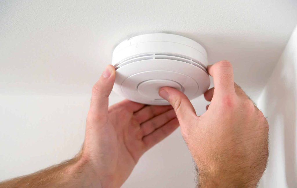 Should I Put a Smoke Detector in the Kitchen: Essential Safety Tips ...